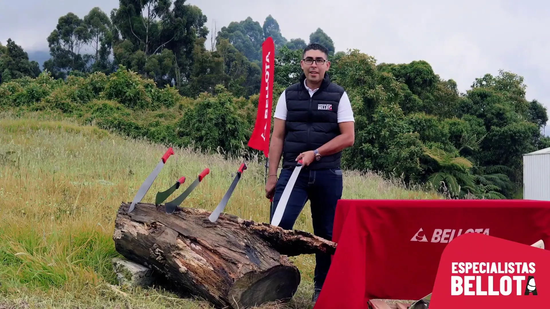 Machetes para excursionismo de montaña, una herramienta vital